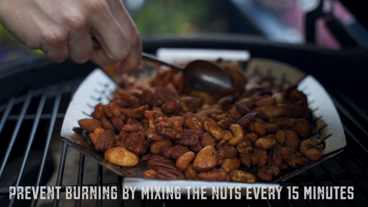 Smoked nuts – BBQ Bosses